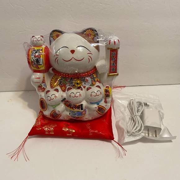 Accents | Japanese Lucky Money Cat With 3 Baby Cats Moving Arm Neko ...